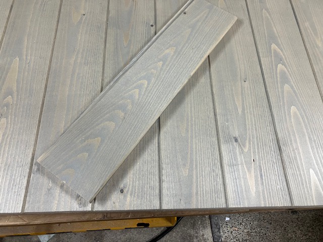 vuren schroten 1,8x 11cm grijs gebeitst overhangend veer groef ...