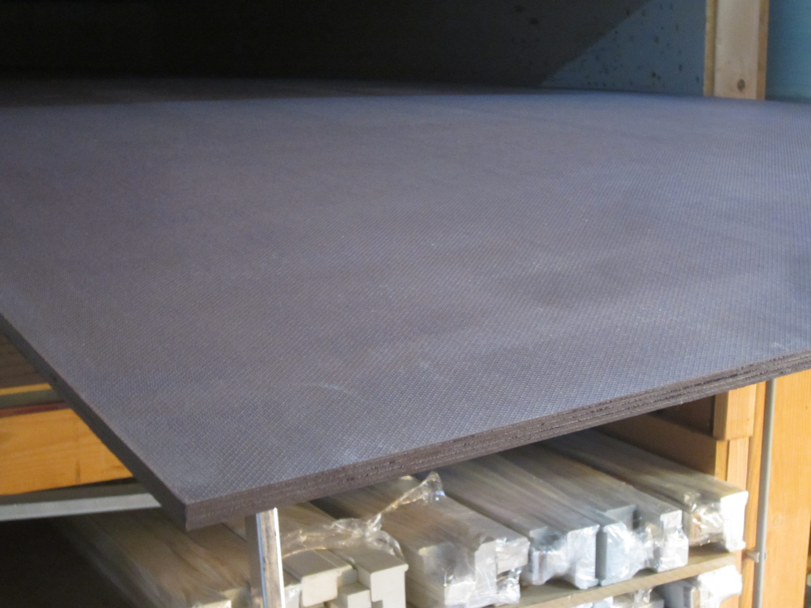 Betonplex platen 12 mm berken anti slip, 1.22/2.44 mtr - Boshoeve Hout ...