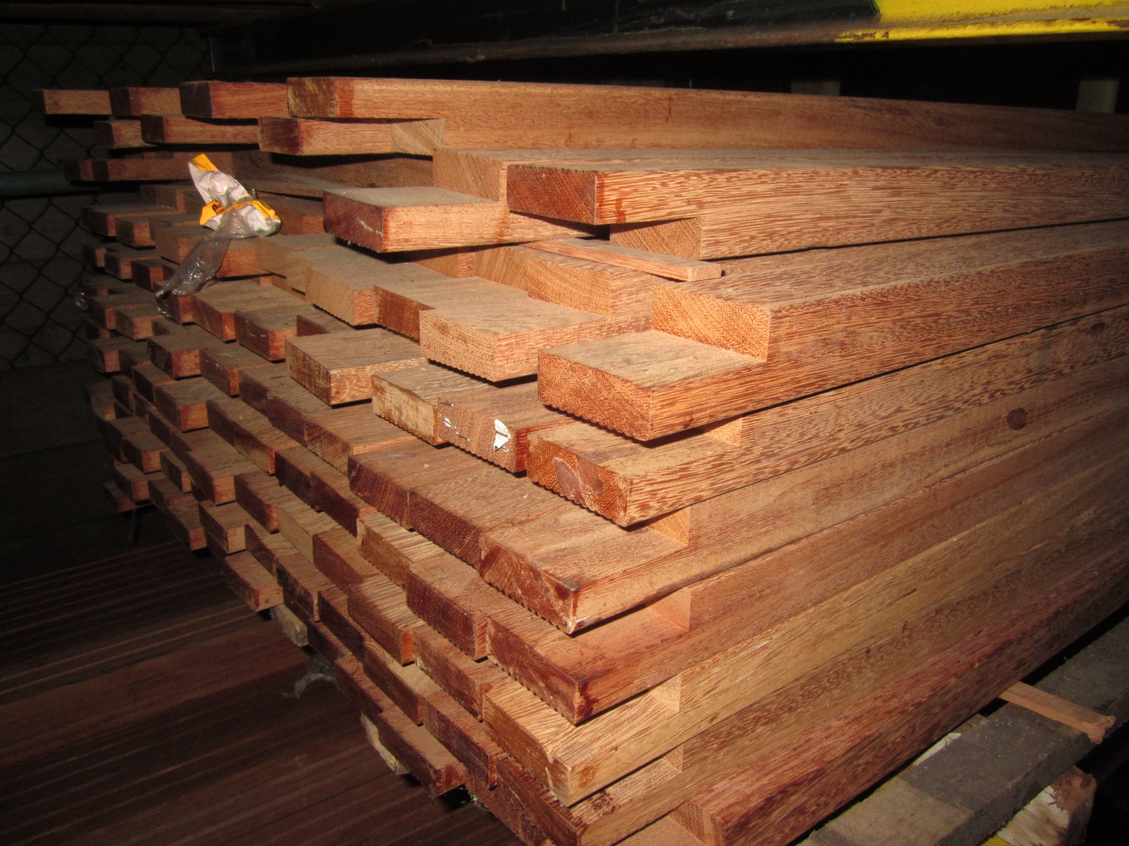 Hardhouten balken 5 bij 7 cm, (Angelim Vermelho) , lengte 1.50 mtr ...