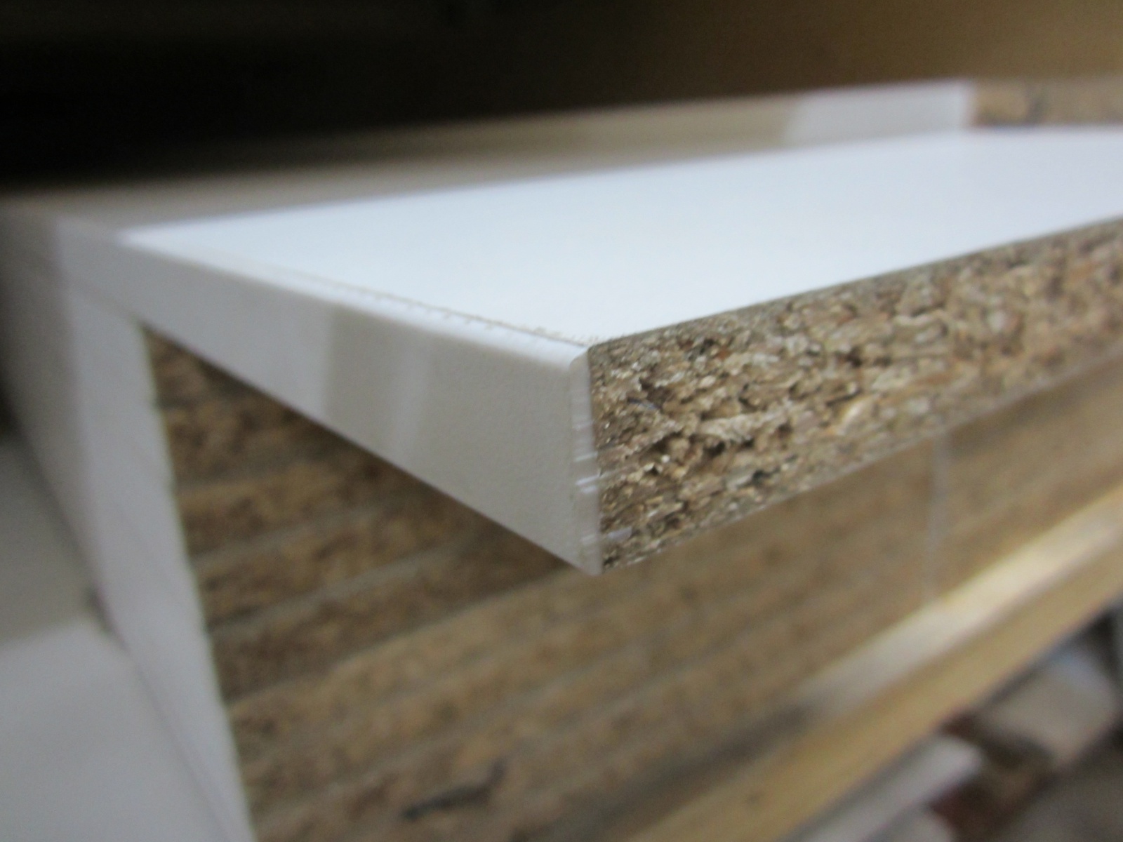 Geplastificeerd spaanplaat wit 18mm,300 mm lengtes 3.05mtr - Boshoeve ...